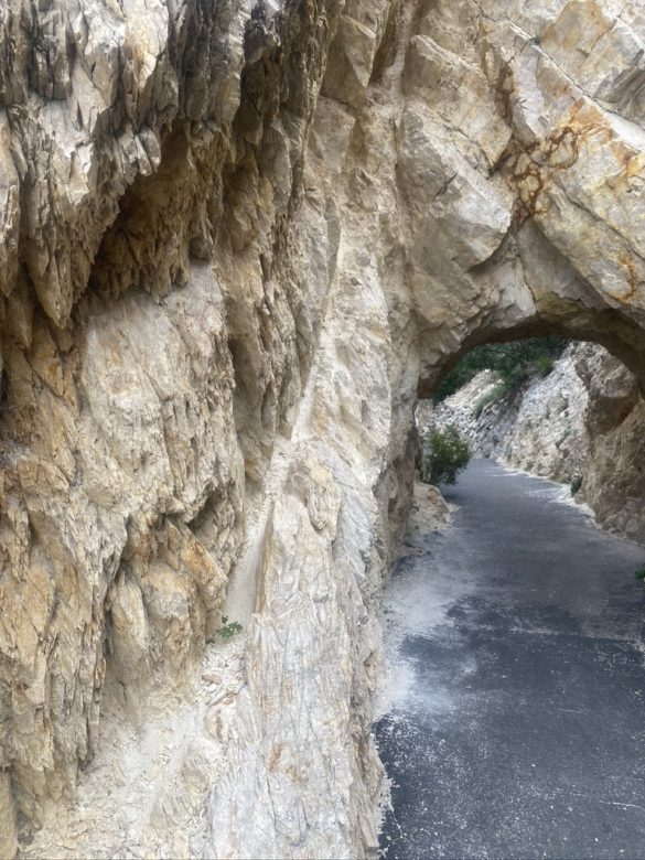 Hiking Mount Timpanogos Caves - The Well Traveled Road